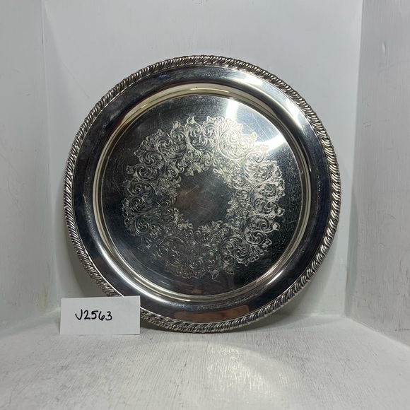 Kitchen | Vintage Wm A Rogers By Oneida Silversmiths 1 Round Serving ...